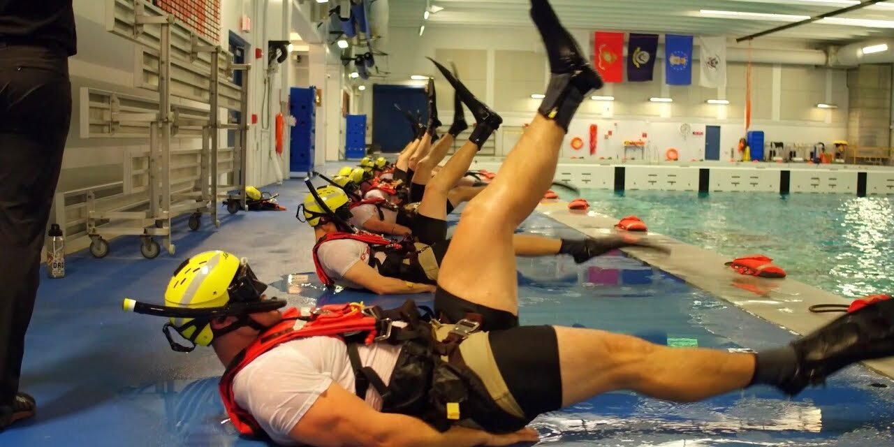 The job of a Rescue Swimmer - Maritime Hub